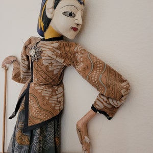 Wayang Golek Indonesian Handcarved Wood Puppets Stick Puppets in Batik ...