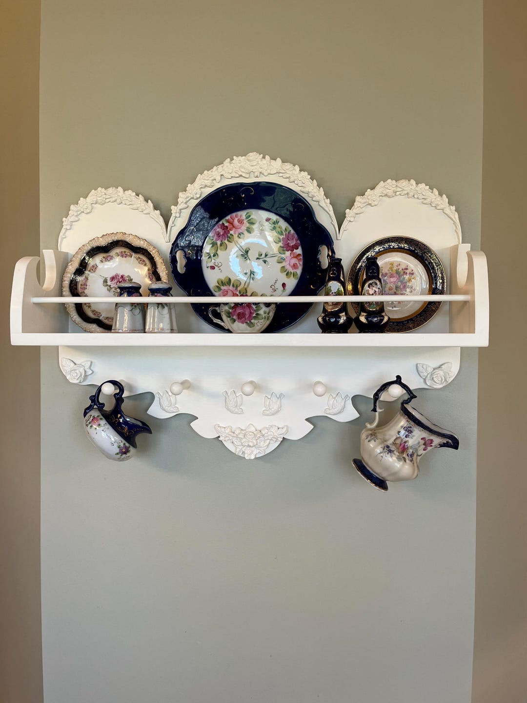 Victorian Plate Shelf: Kitchen Plate Rack With Shaker Pegs - Etsy