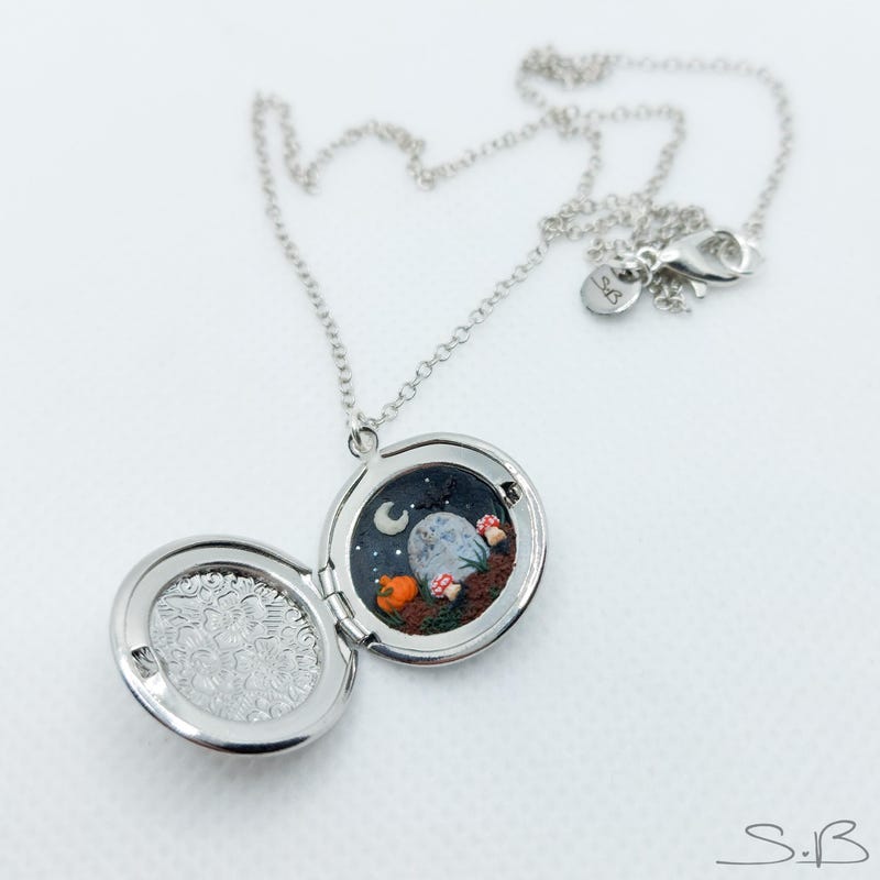 Secret Garden Locket - Etsy