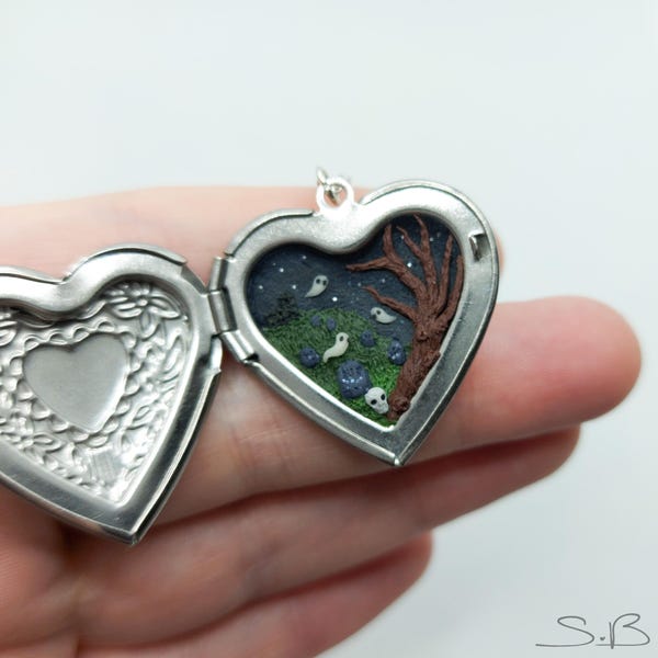Secret Garden Locket - Etsy