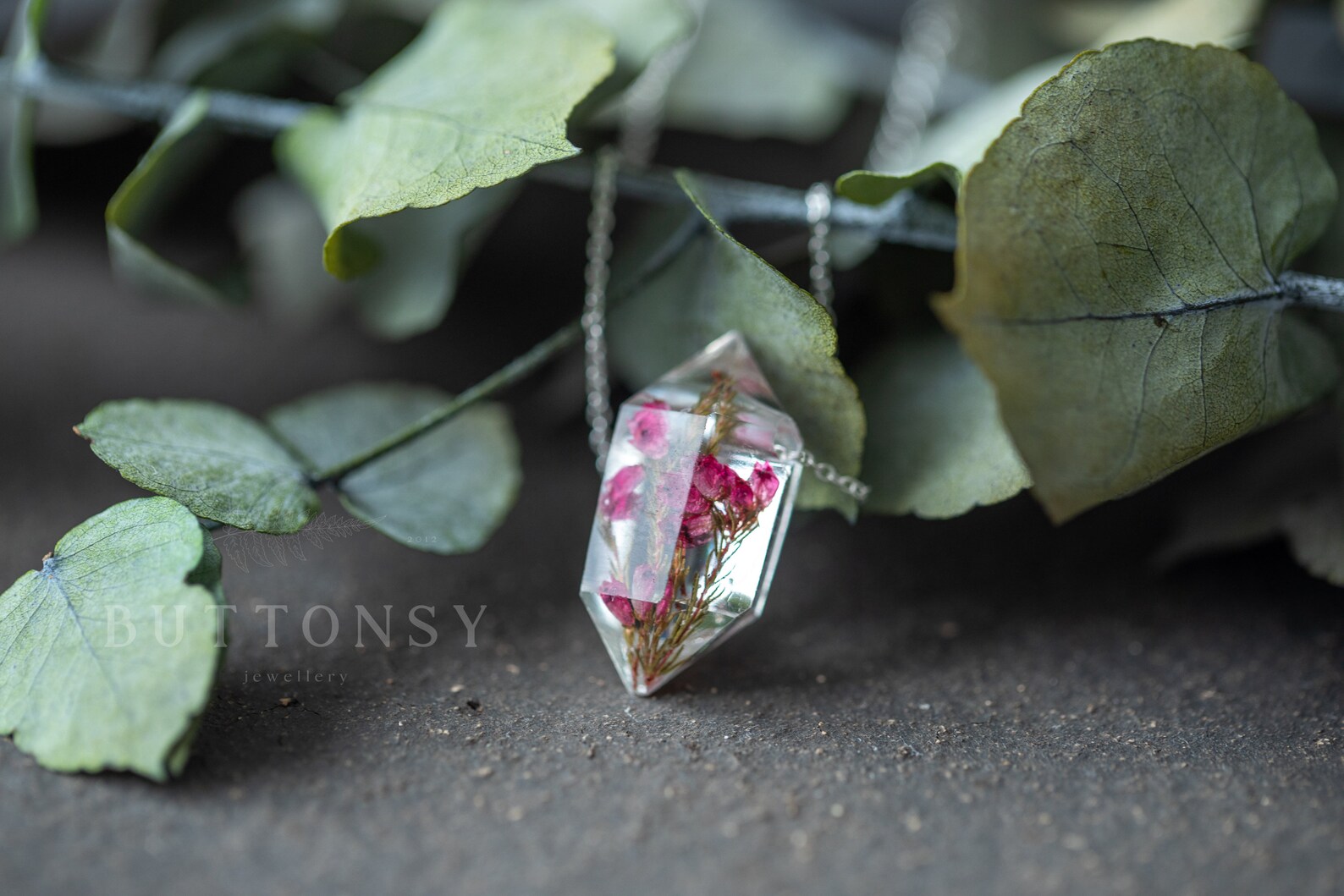 Heather Necklace raw Crystal Pressed Flower - Etsy