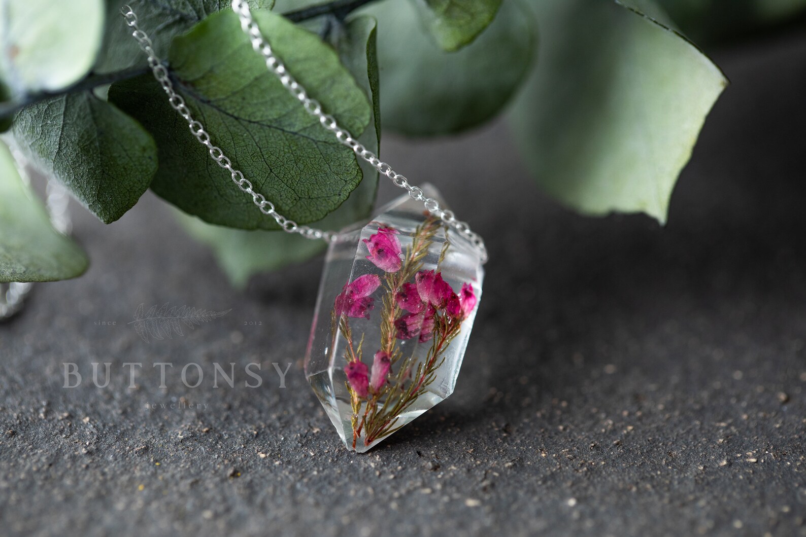 Heather Necklace raw Crystal / Pressed Flower - Etsy