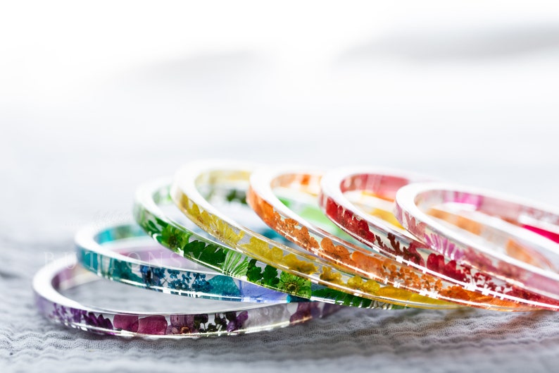 Real Flower Bangle / Rainbow Stacking Bangle Set / Resin - Etsy