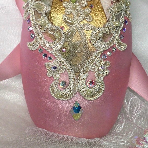 Nutcracker Pointe Shoe - Etsy