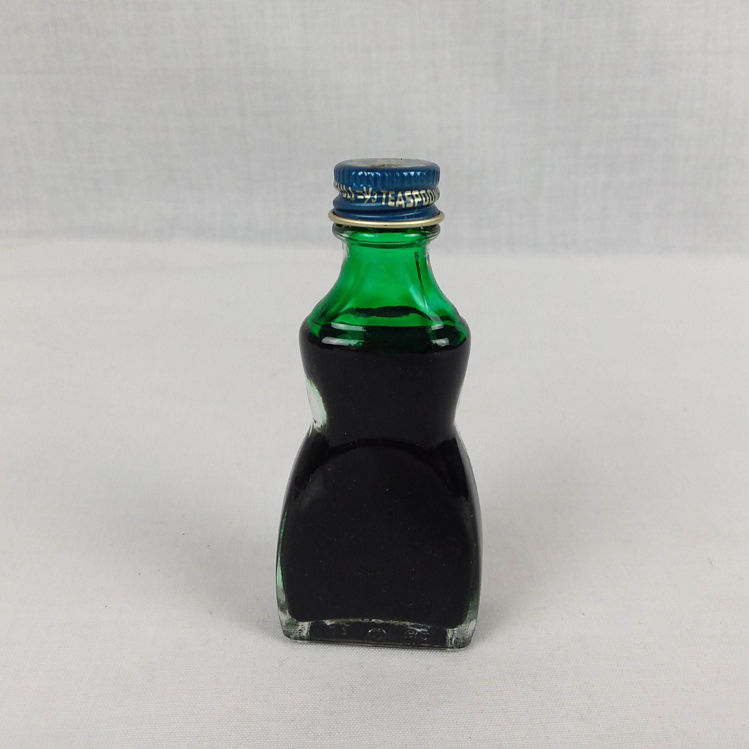 Vintage Sauer's Food Coloring Glass Bottles Red Green W/boxes Display ...