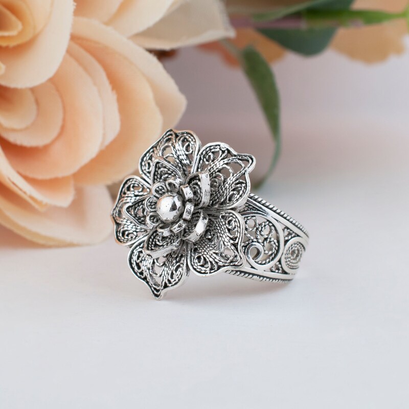 Silver Flower Ring - Etsy
