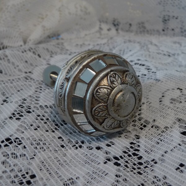 Antique Dresser With Round Mirror - Etsy