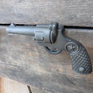 Set of 2 Western COWBOY GUN Knobs - Metal Decorative Dresser Drawer ...