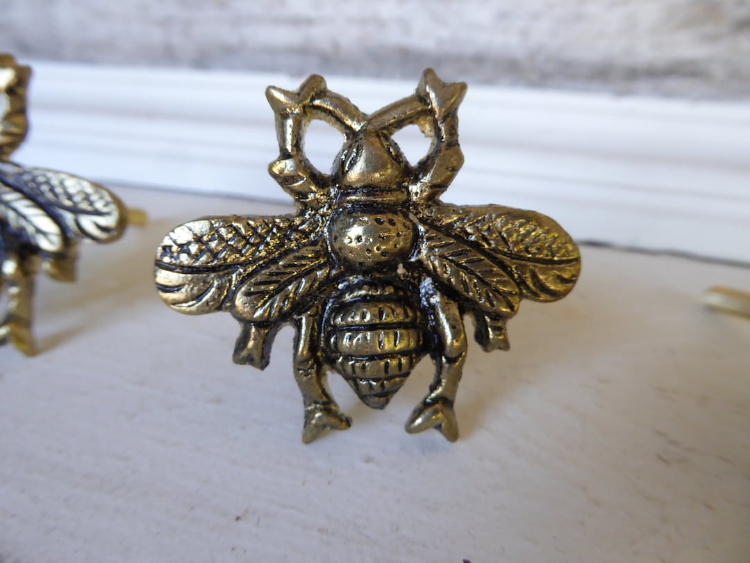 Rustic Antique Gold BEE Knob - Drawer Pull - Cabinet - Metal ~ Nature ...