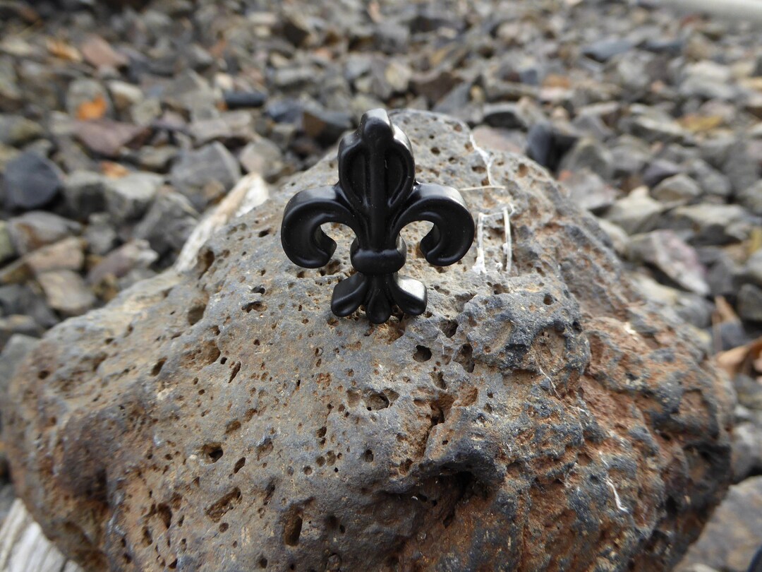 Solid Black Metal Fleur-di-lis Knob Drawer Pull Medieval Castle Old ...