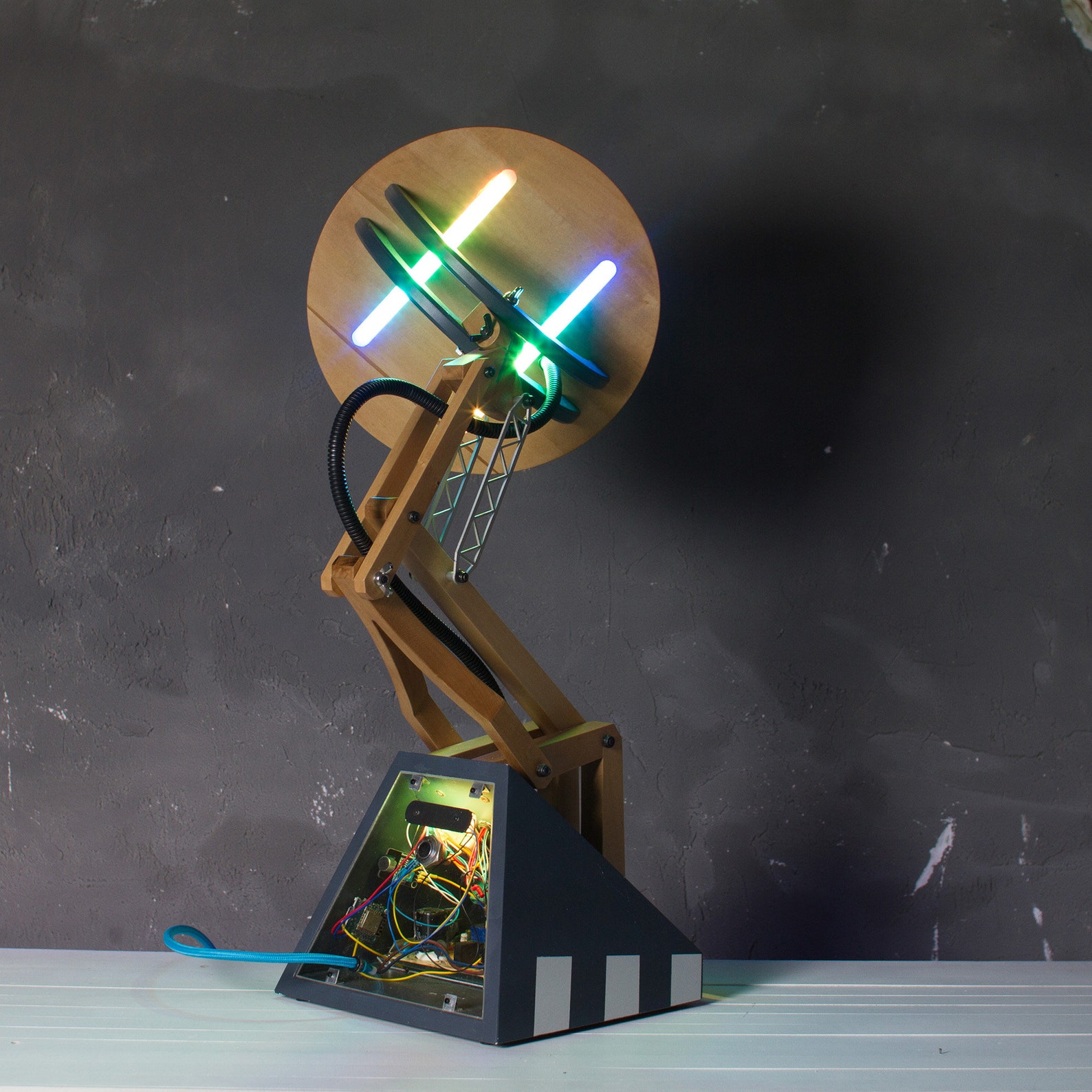 Music Reactive Floor or Desk Lamp, Wooden LED Lamp With App Control - Etsy