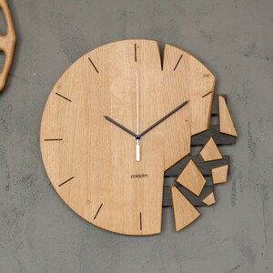 Shattered Broken Abstract Wall Clock 12" - VREME, Art Timepiece ...