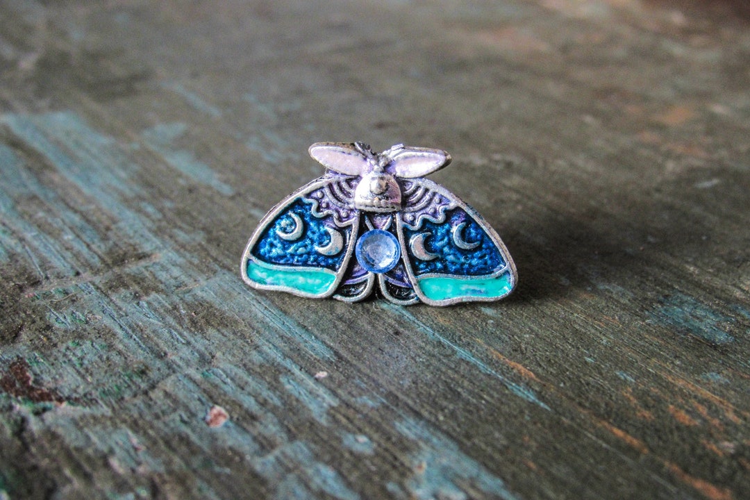 Moon Phases Moth Enamel Pin: Galactic Witch Brooch - Etsy