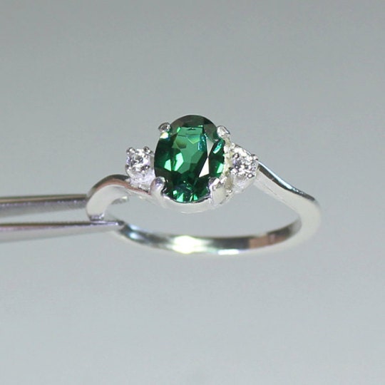 Emerald & Diamonds Sterling Silver Ring / Emerald Silver Ring