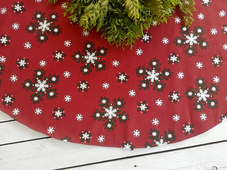 Burgundy Red Snowflake Tree Skirt Christmas Tree Skirt. - Etsy