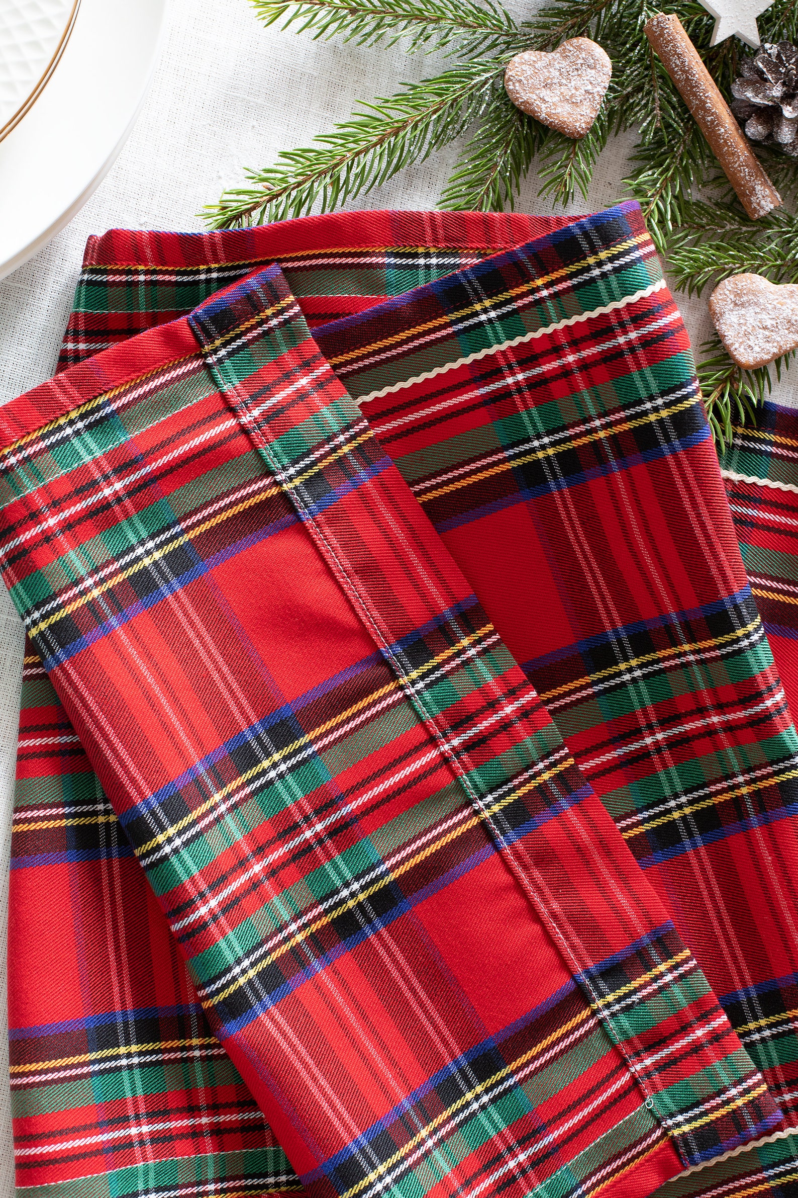 Red Stewart Table Runner, Red Plaid Table Runner With Ivory Trim - Etsy