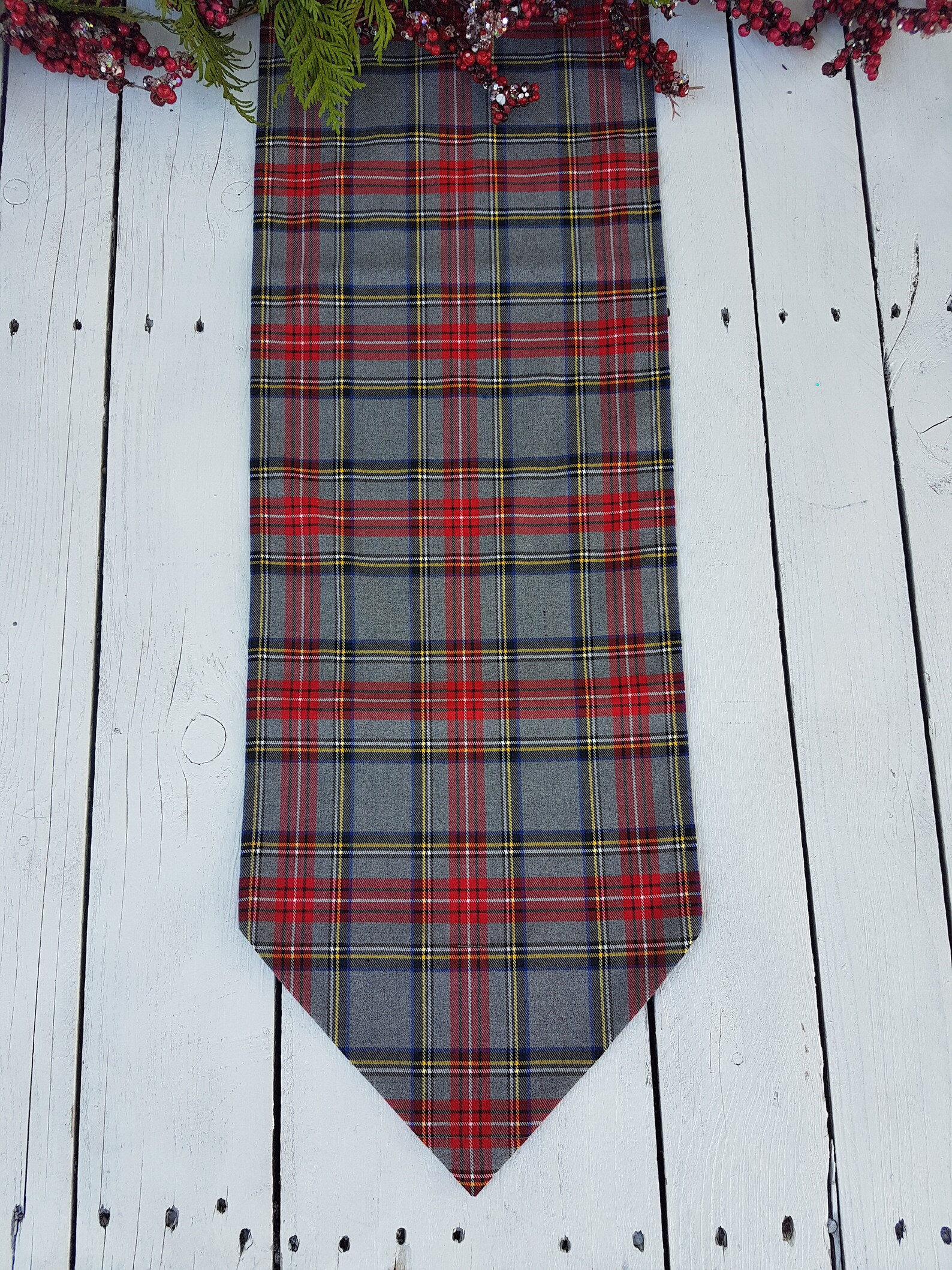 Pointed Ends Gray Tartan Table Runner Plaid Tartan Check | Etsy