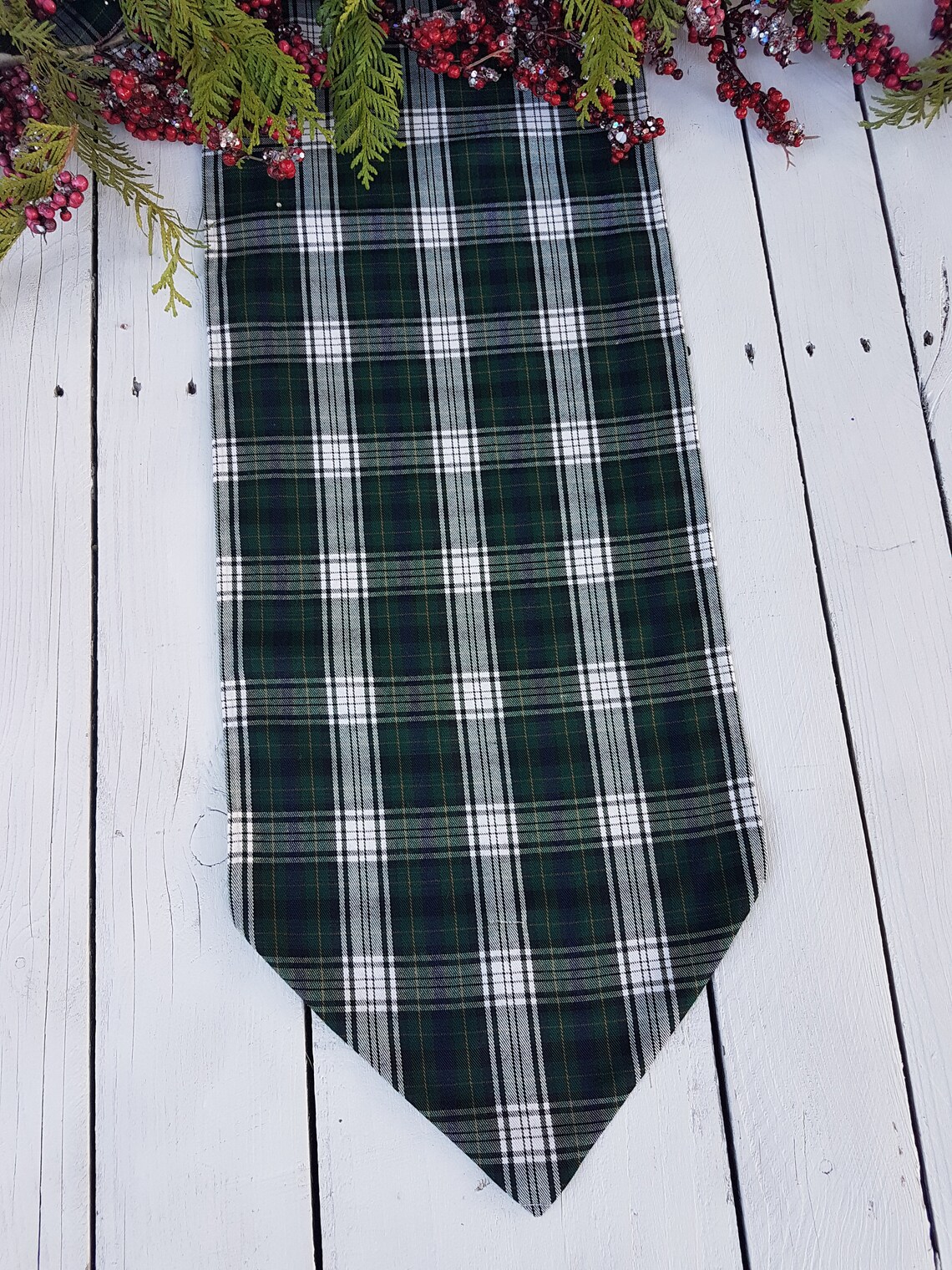 Pointed Ends Green Plaid Table Runner Woodland Table Runner - Etsy