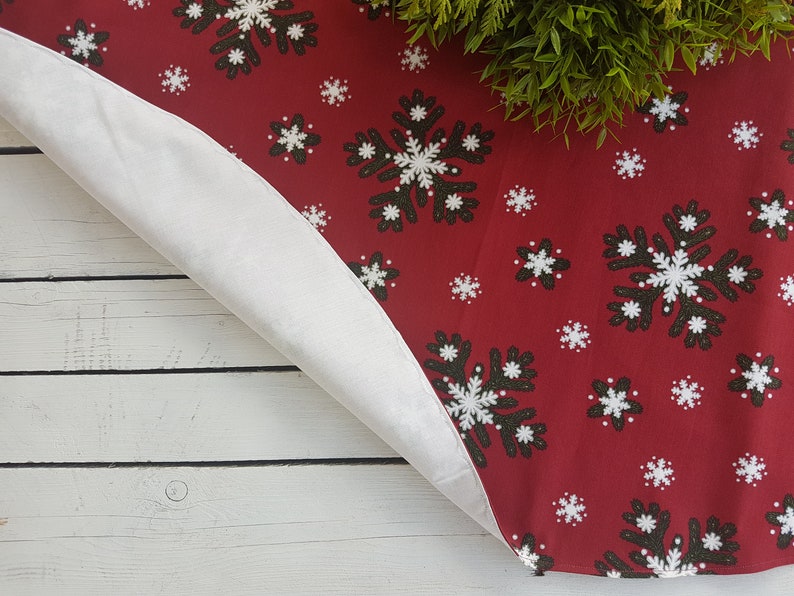 Burgundy Red Snowflake Tree Skirt Christmas Tree Skirt. - Etsy