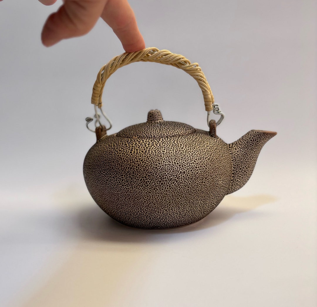 Japanese Jakatsu Wormy Wear Water Drop or Bat Trang Style Tea Set in ...