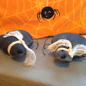 Primitive Halloween Spiders, Set of Two Spiders Tucks, Ornies, Bowl ...