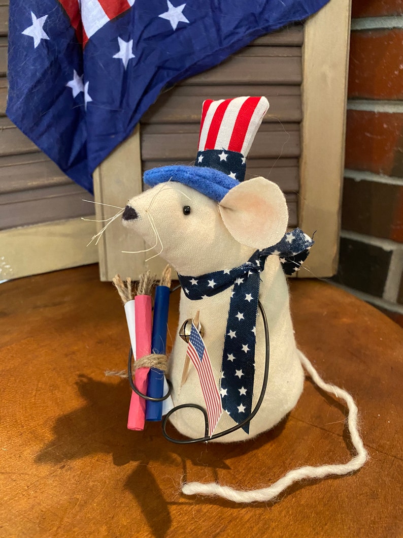 Patriotic Mouse With Firecrackers and Flag, Americana Mouse, Uncle Sam ...