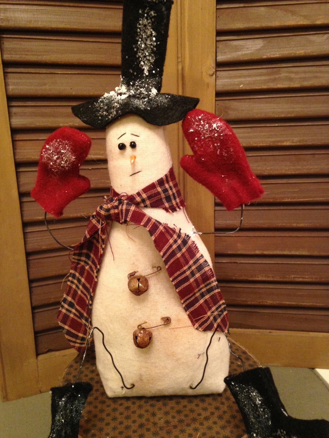 Primitive Country Ice Skating Falling Snowman, Winter and Christmas ...