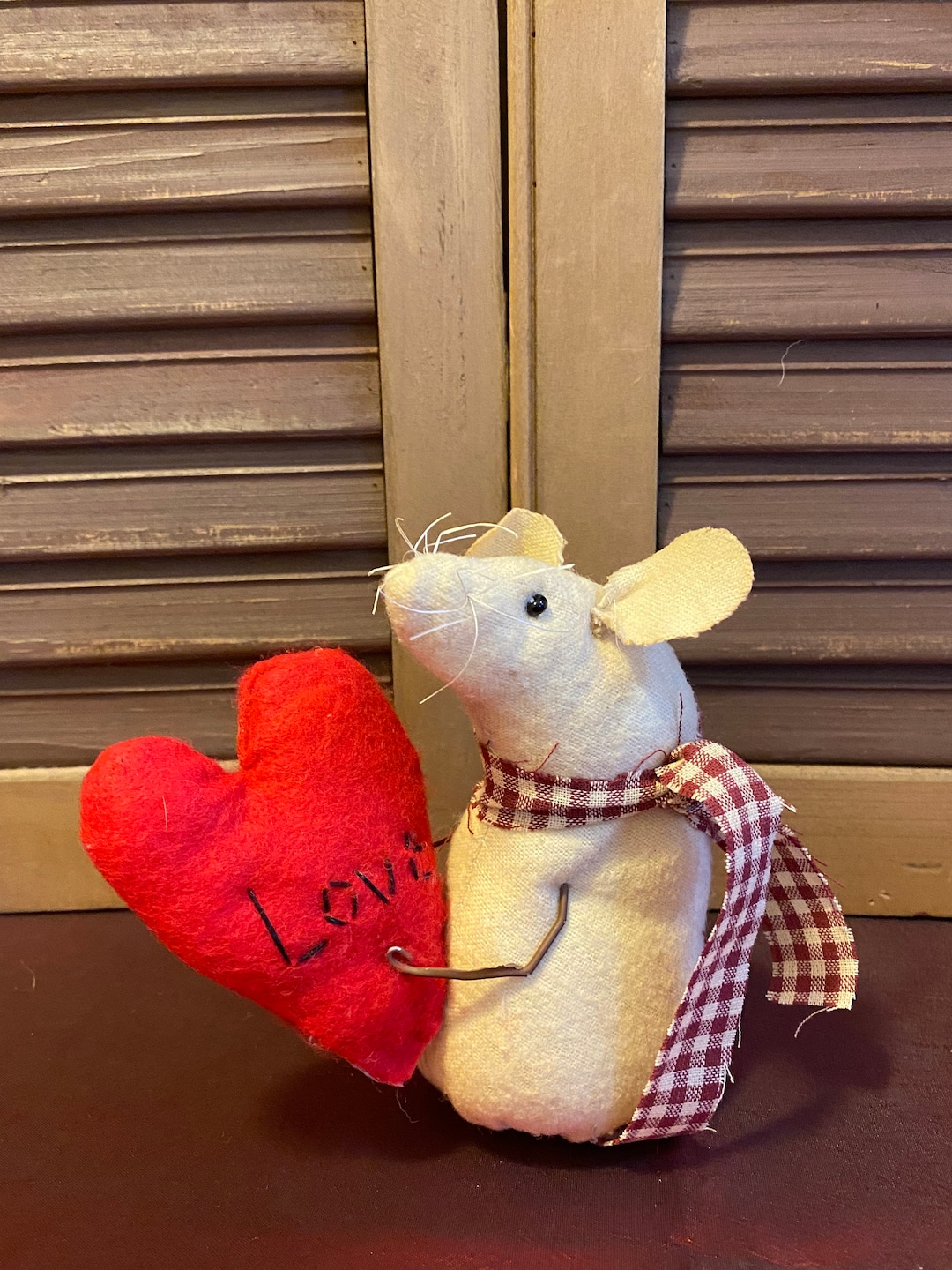 Primitive Valentine Mouse With Love Stitched Heart, Valentine Mouse ...