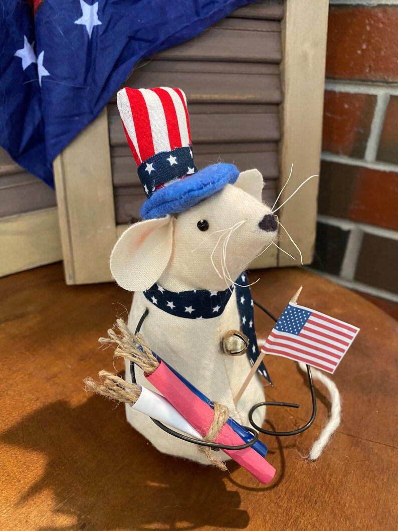 Patriotic Mouse With Firecrackers and Flag Americana Mouse - Etsy