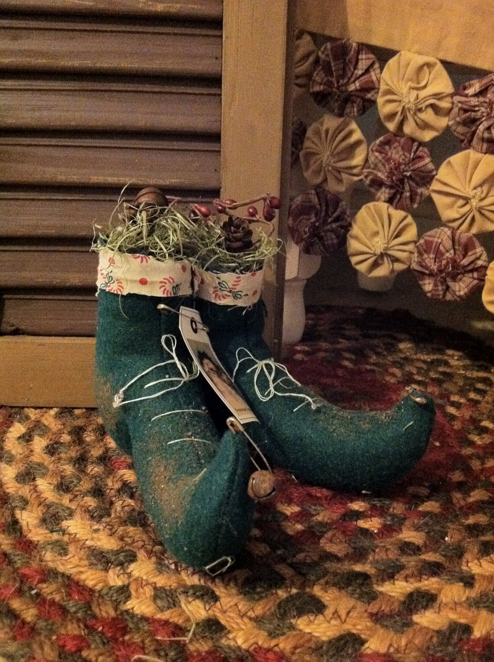 Pair of Primitive Christmas Green Elf Shoes Filled With Berries - Etsy