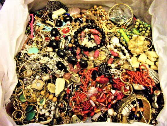 HUGE 20lb Vintage-to-now Junk Jewelry Lot for Craft Repair - Etsy