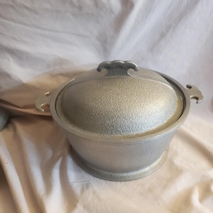 Guardian Service, Medium Sized Hammered Aluminum Casserole Dish ...