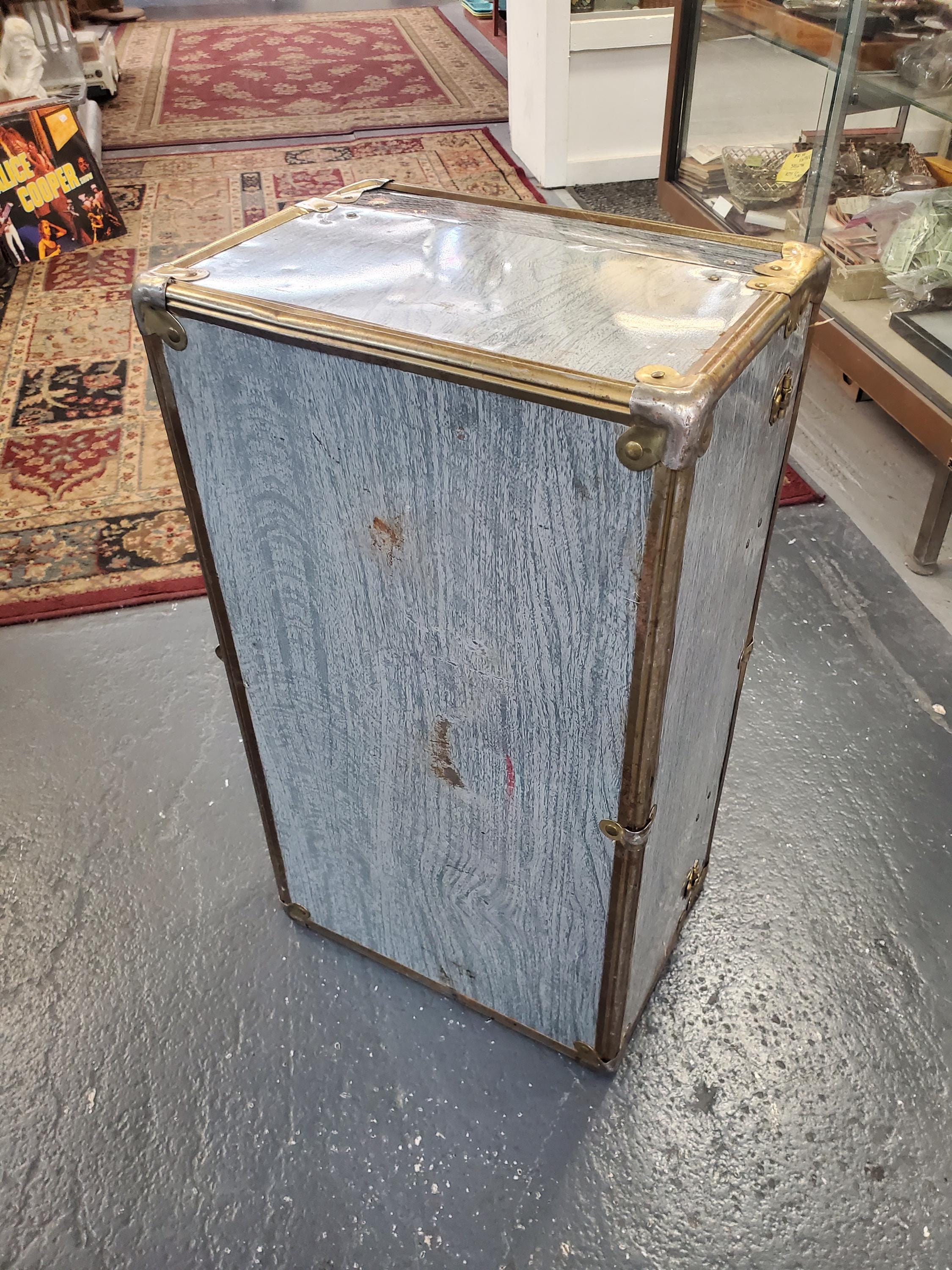 1950's Tuffer Gray Graniteware and Metal, Rectangular Foot Locker ...