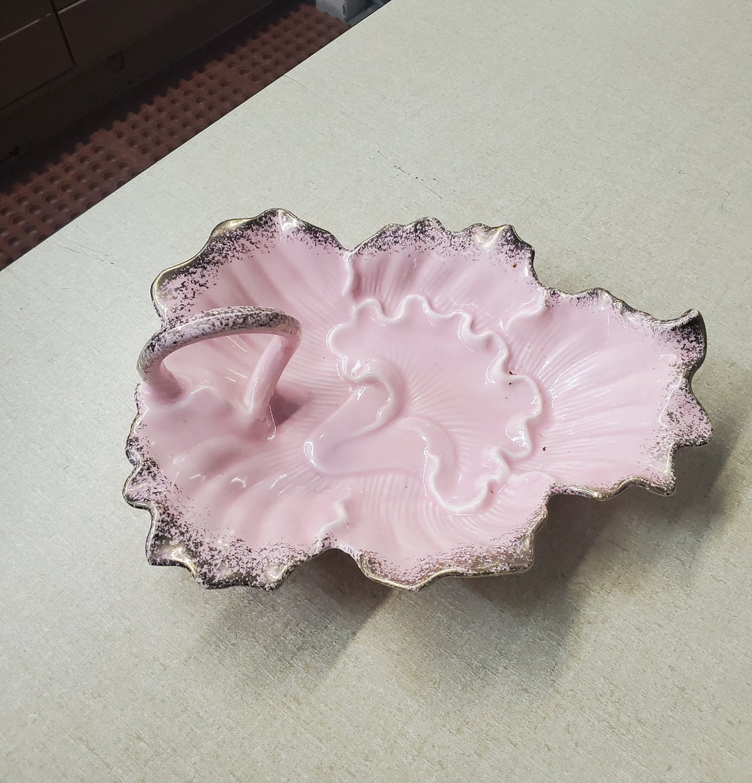USA Pottery 2210 Pale Pink and Gold Leaf Handled Bowl or Dish, Floral ...