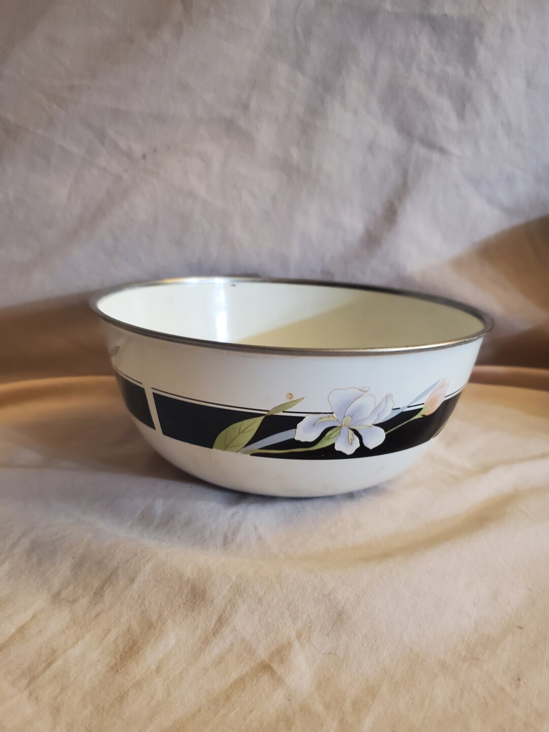Sango Cookware 7.25 Inch Enamel Bowl Allure Pattern Black Band, Green ...