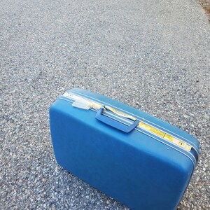 Very Clean, Large Sized, Hard Sided Samsonite Silhouette Powder Blue ...