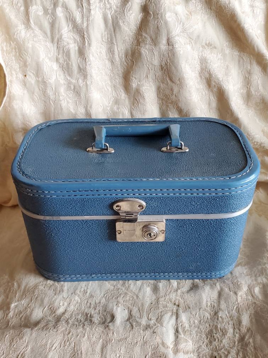 Rare Find, Rustic Powder Blue, Airplane No Name, Train Case or Makeup ...