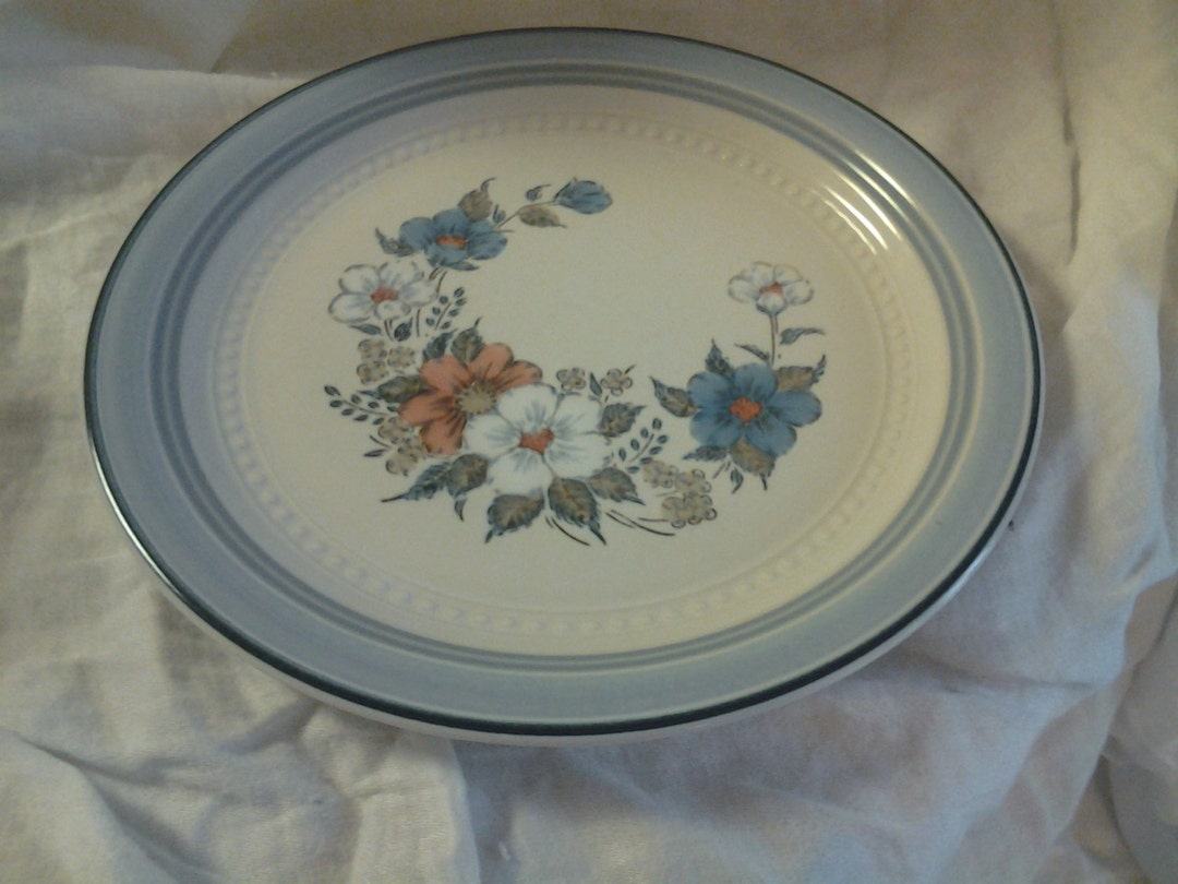 Crowning Fashion Johann Haviland China Corporation 10.5 Inch Dinner ...