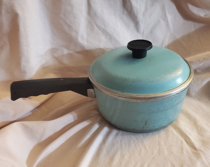 Club Aluminum Light Yellow Dutch Oven With Lid Heavy 4.5 Quart Set ...