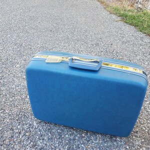 Very Clean, Large Sized, Hard Sided Samsonite Silhouette Powder Blue ...