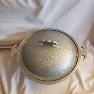 Guardian Service, Medium Sized Hammered Aluminum Casserole Dish ...