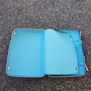 Very Clean, Large Sized, Hard Sided Samsonite Silhouette Powder Blue ...