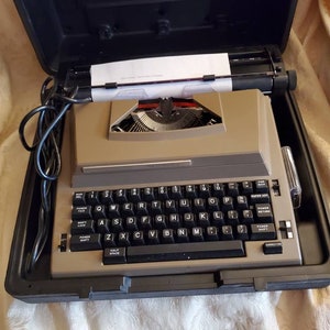 Working, Sears "the Graduate" Electric Typewriter With Original Brown ...