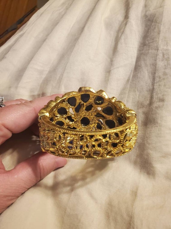 Large, Royal Blue Flower, Gold Toned Metal, Clamper B… - Gem