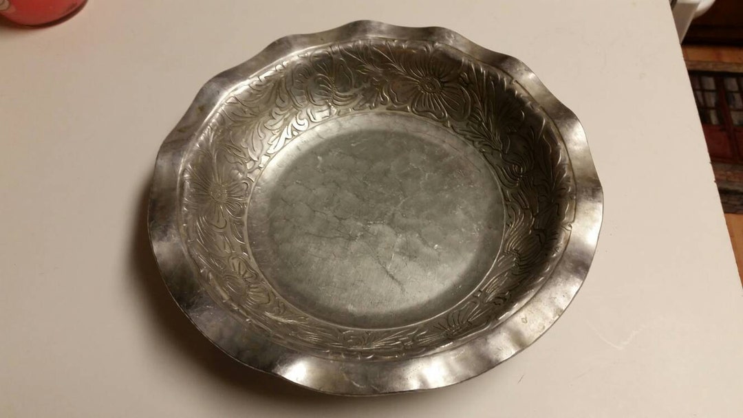 1940s Hand Forged Everlast Metal Serving Bowl With Floral Design and ...