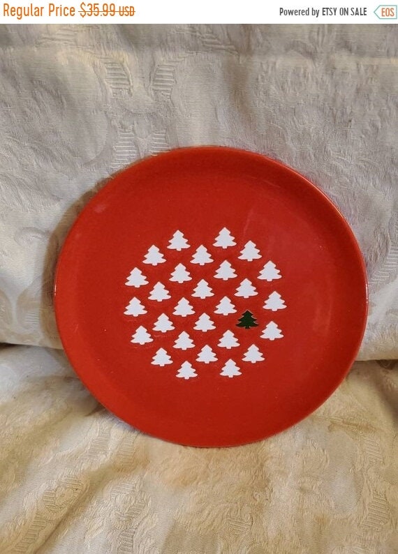 White and Red Holiday Plate Decorative Trays Home Décor Home & Living ...