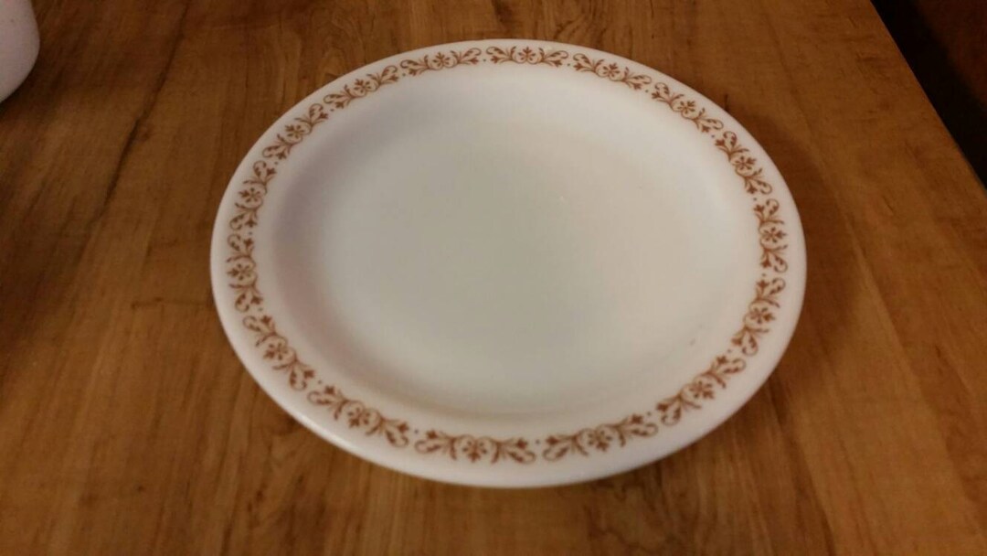 Collectible Pyrex Milk Glass Fillagree Pattern Tableware Gold and White ...
