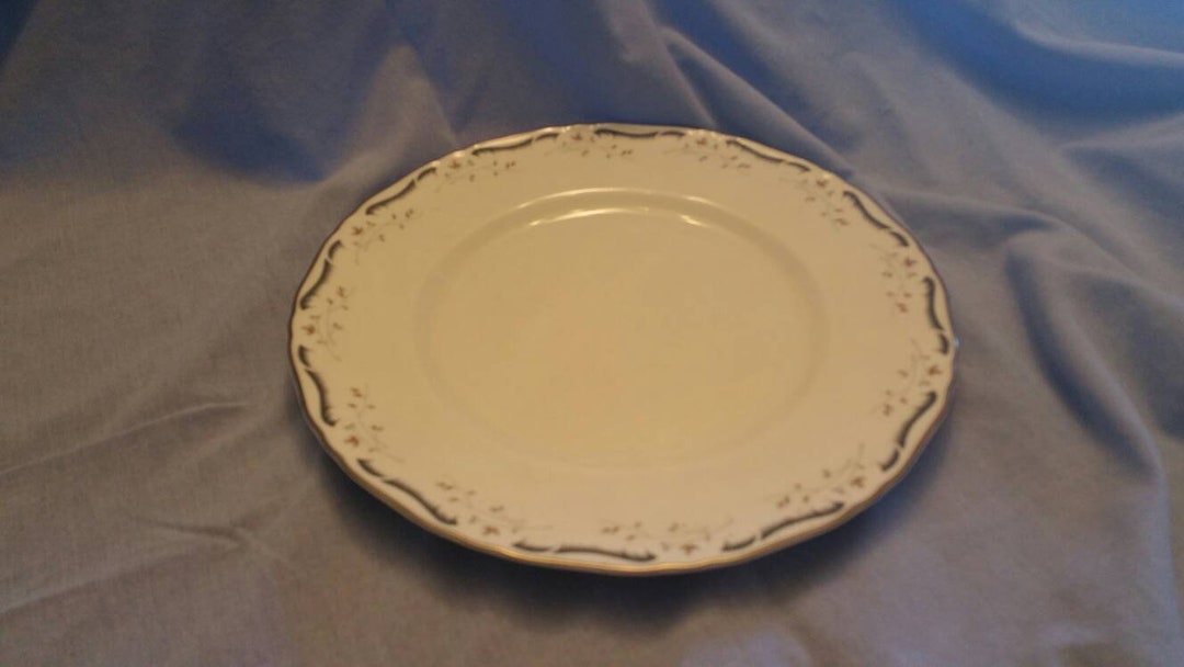 Royal Worchester Made in England Fine Bone China 1965 Sutton Design 10. ...