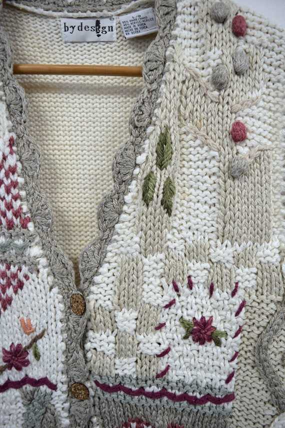 Vintage Cottage Core Patterned Knit Vest with Scallop… - Gem