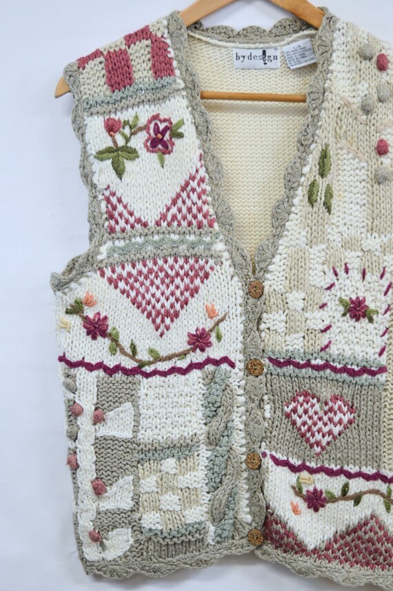 Vintage Cottage Core Patterned Knit Vest with Scallop… - Gem